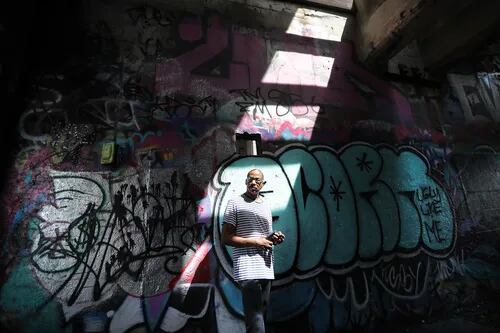 Famed graffiti artist Cornbread visits Graffiti Pier