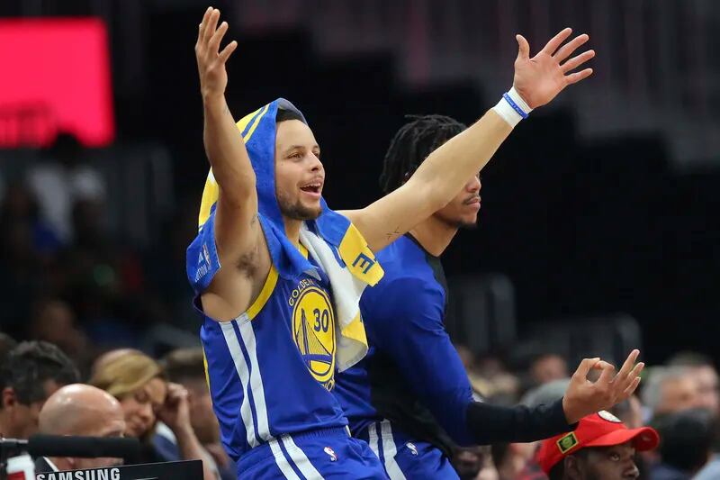 Stephen Curry, now very sure of the moon landing, interviews astronaut ...