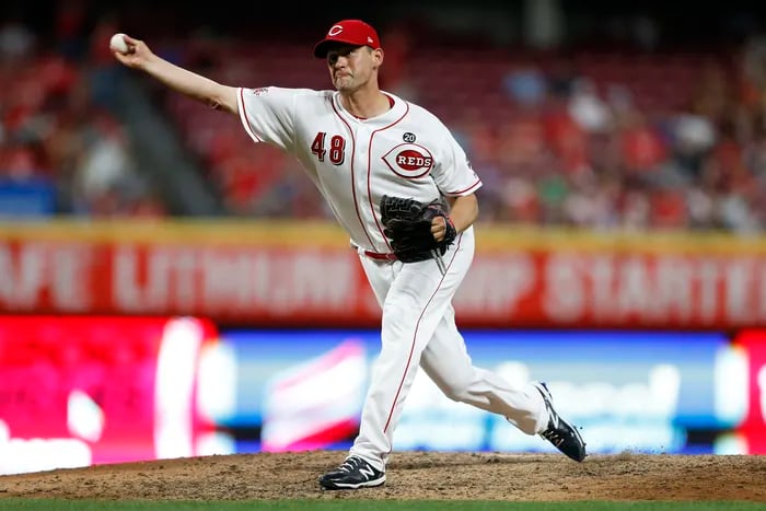 Phillies claim Jared Hughes off waivers from Reds