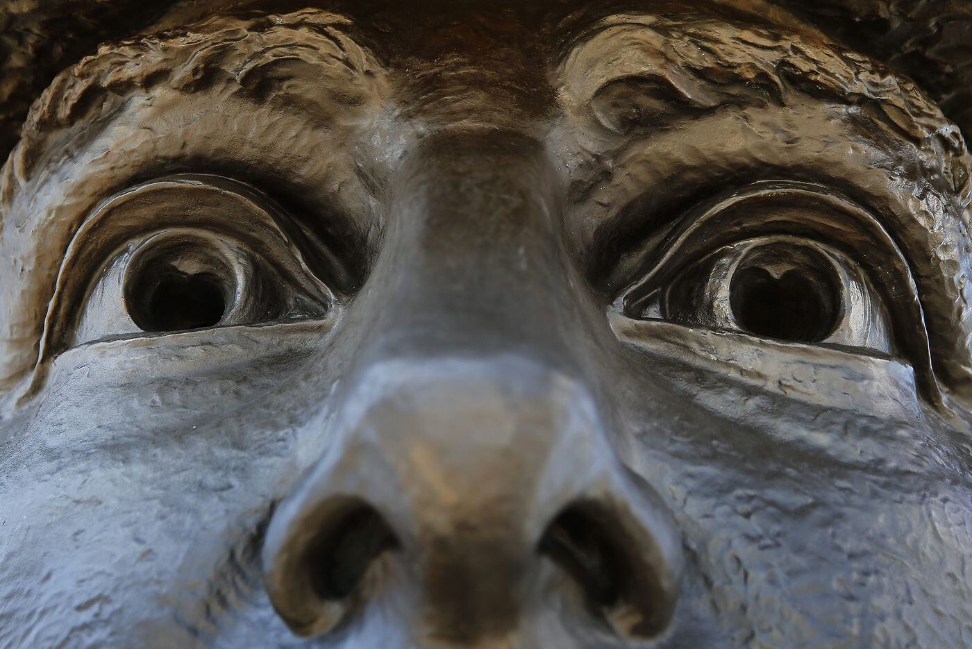 Why the statue of William Penn atop Philly’s City Hall looks to the ...