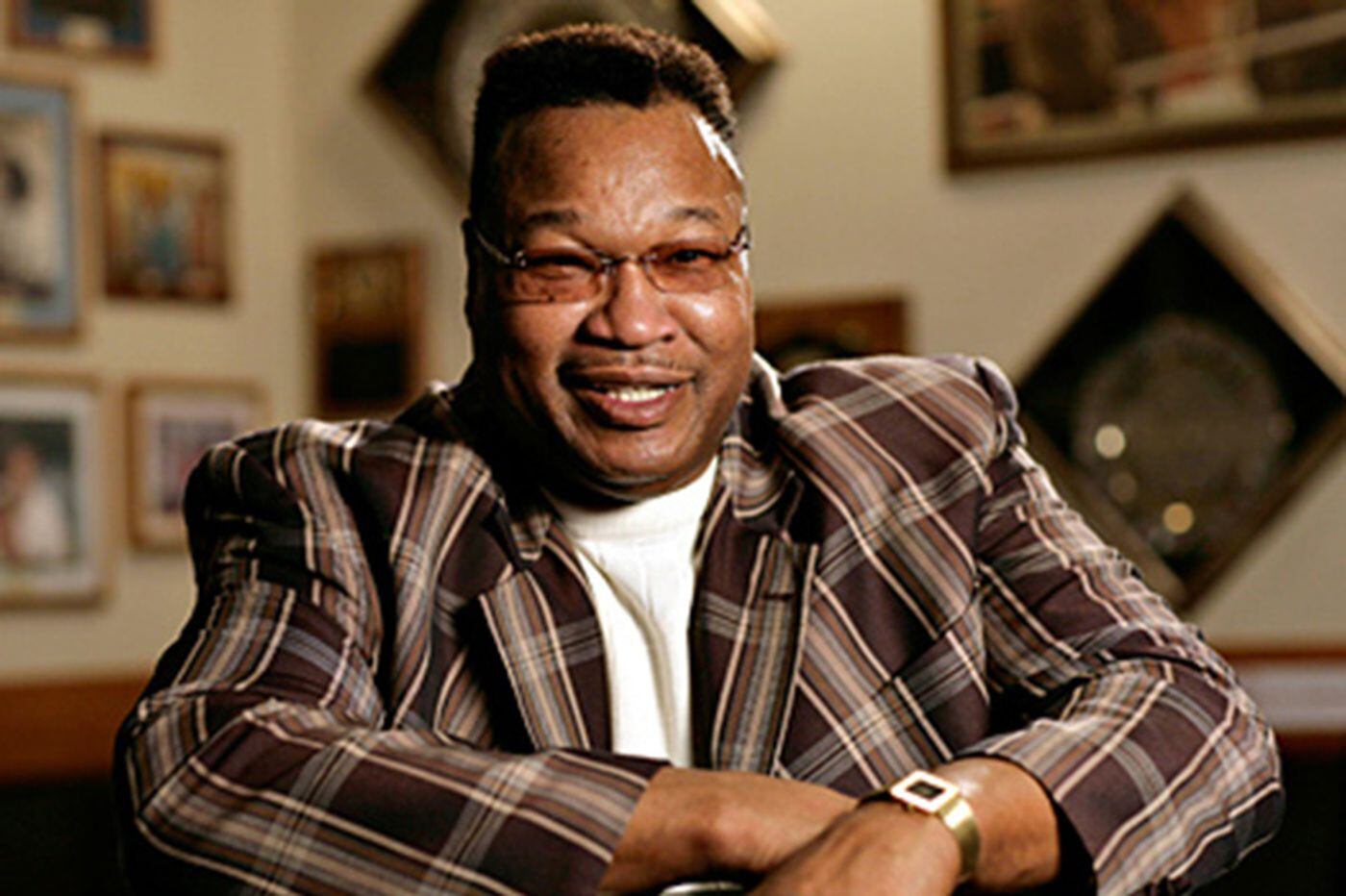 Larry Holmes returning to ring for one-man show