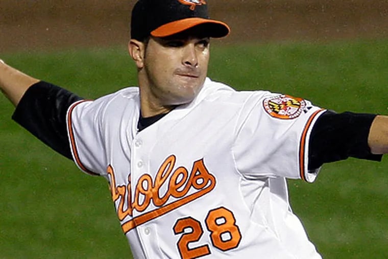 Phils reach an accord with Baez for 2 years