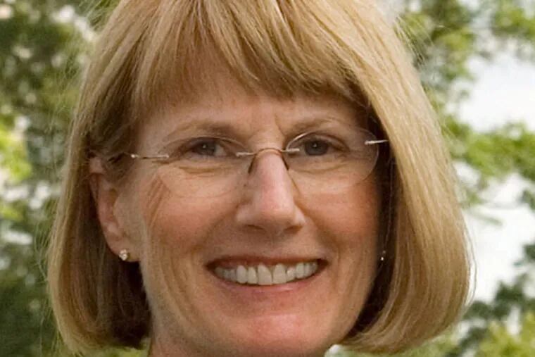 Elizabeth Elmore, 67, banker