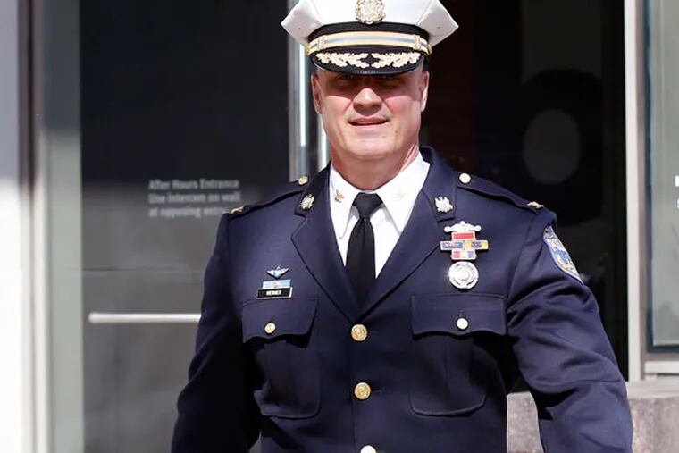 Defense begins its assault in trial of ex-narcs