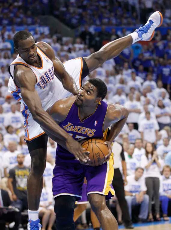 Andrew Bynum Dunk