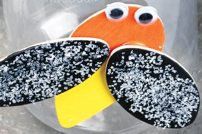 Enjoy eerie glow of fireflies with a lightning-bug catcher