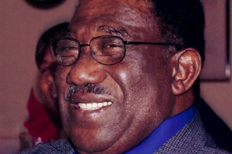 Earl S. Ross, 82, popular jazz sax player and mentor