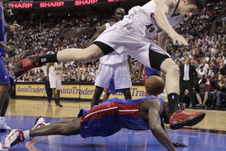 Scrimmage suits Sixers' Smith