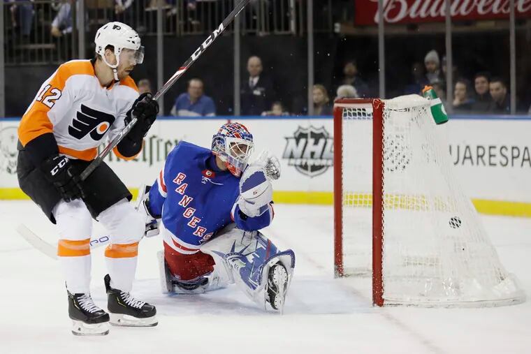 Flyers beat Rangers, 5-3, at the Garden for sixth straight victory