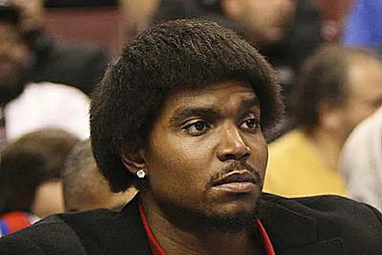 Making fun of 76ers center Andrew Bynum's hair