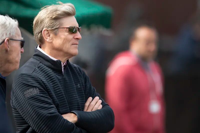 Phillies owners commit to paying full-time employees through May