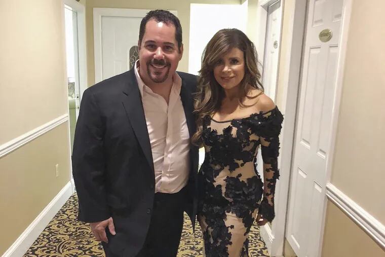 Paula Abdul stops by Geno's for her first cheesesteak ever