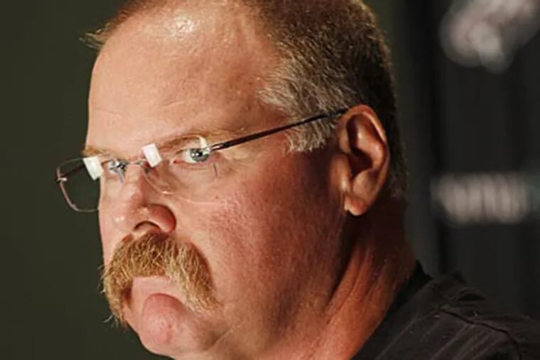 John Smallwood: Eagles' game plan doing Vick no favors