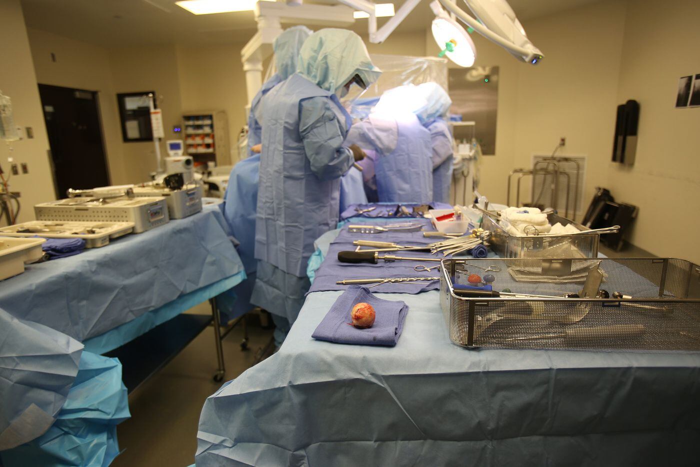 Inside the OR: Hip replacement surgery