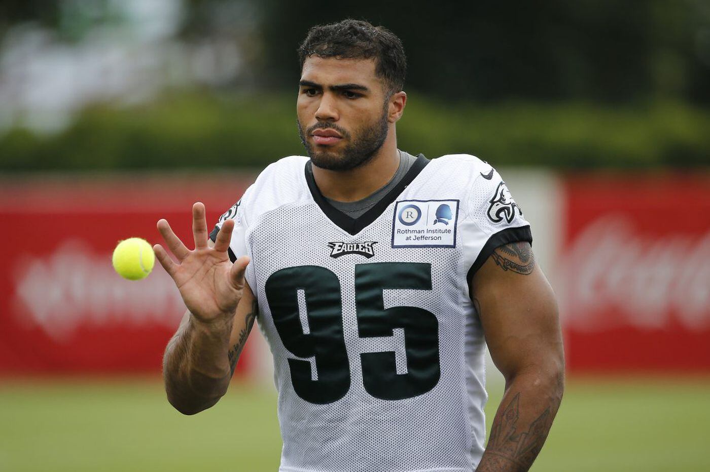 Eagles' Mychal Kendricks stuck in numbers crunch as third linebacker