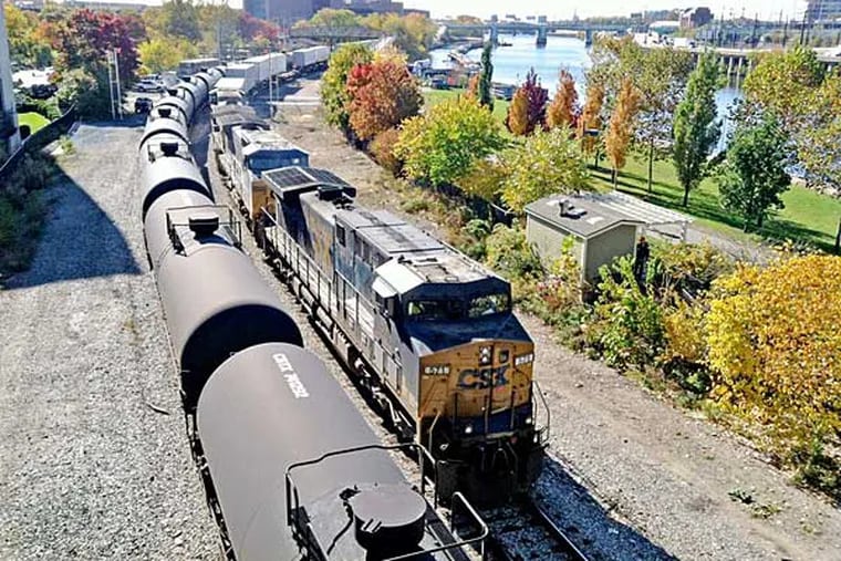 Casey: Push new standards for oil-tank rail cars