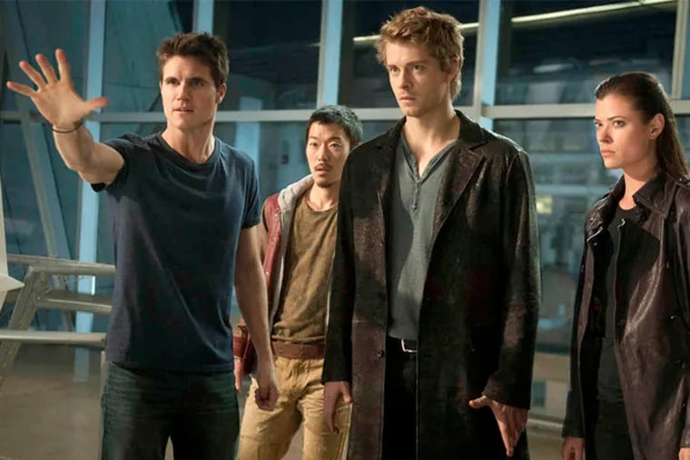 Luke Mitchell And Robbie Amell