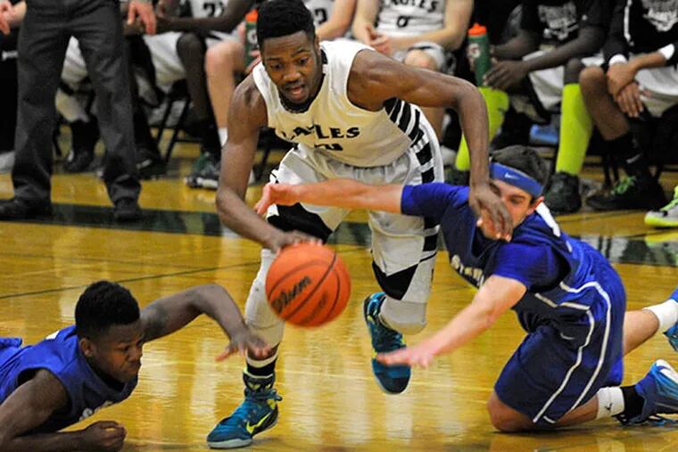 West Deptford runs past Sterling