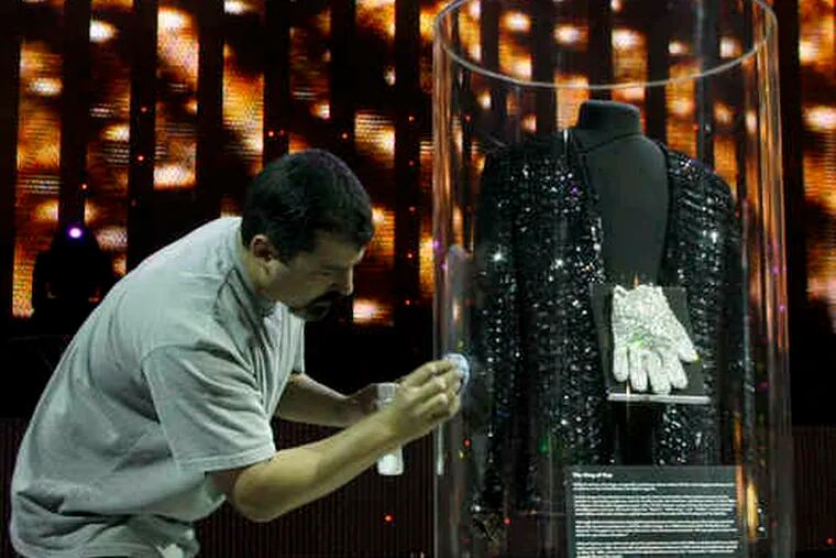 Sideshow: From everywhere, sadness and memories