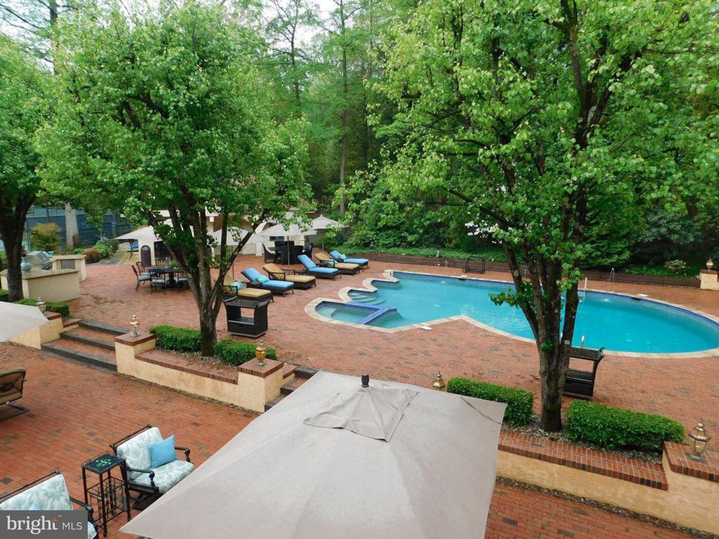 You can buy Bobby Clarke’s former home (and its Flyers-shaped pool) for ...