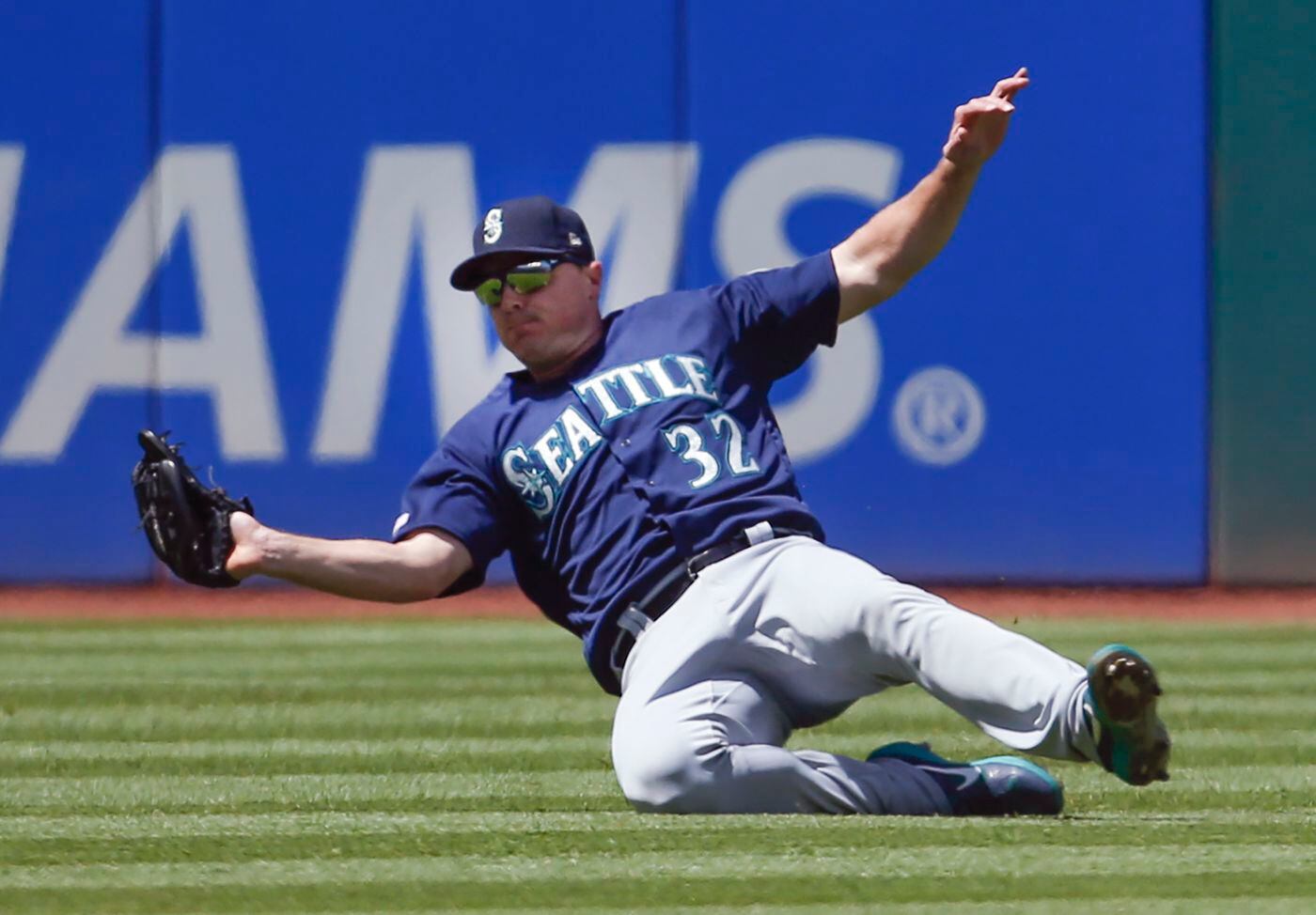Phillies trade for Mariners’ Jay Bruce in an effort to end their power ...