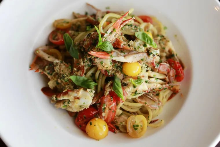 Pasta and soft-shell crabs by the sea