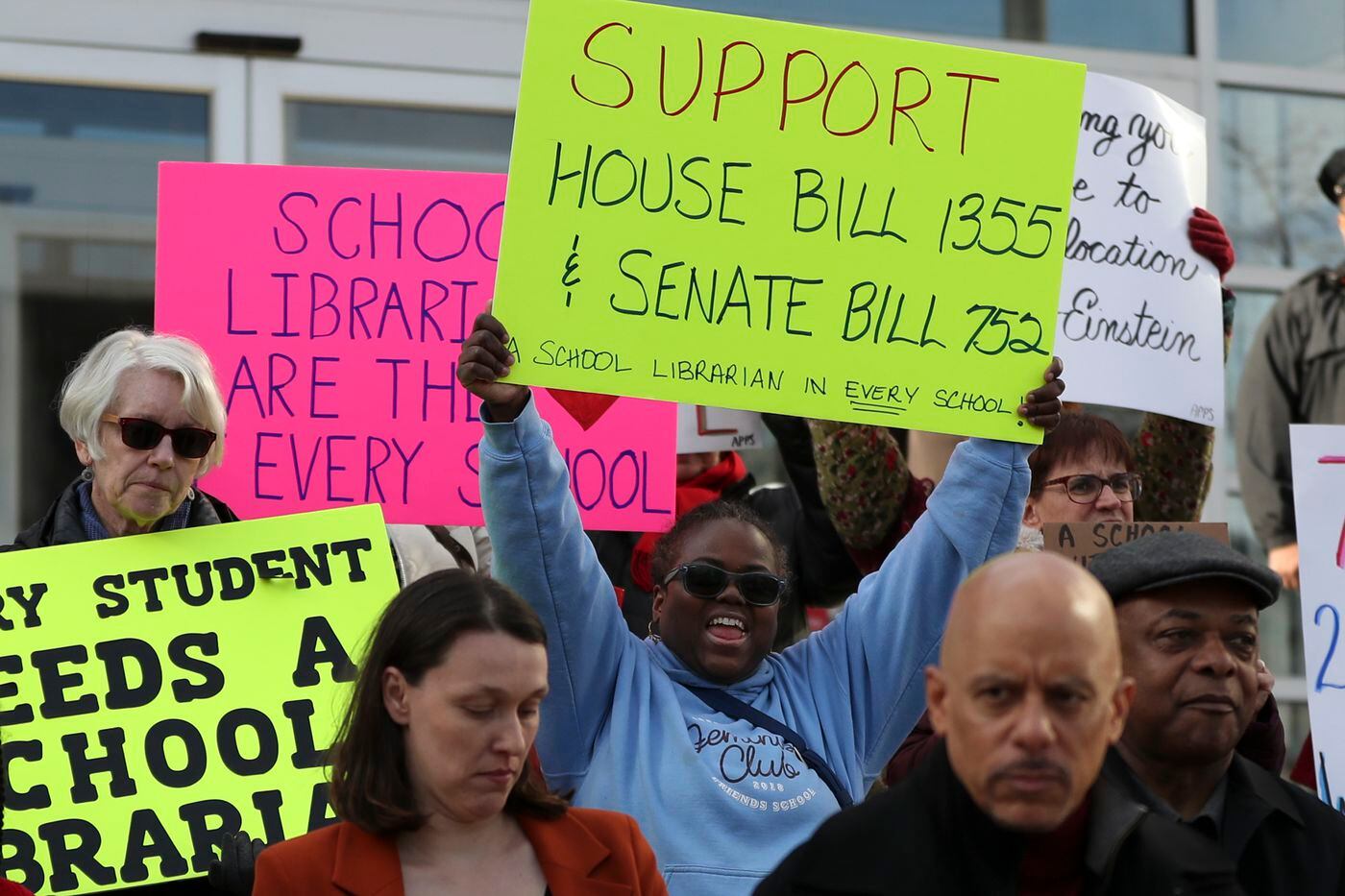 Philly’s got the worst school librarian ratio in the U.S. This group is ...