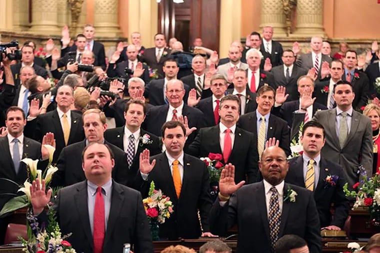 Lawmakers take oaths as Pa. legislature opens