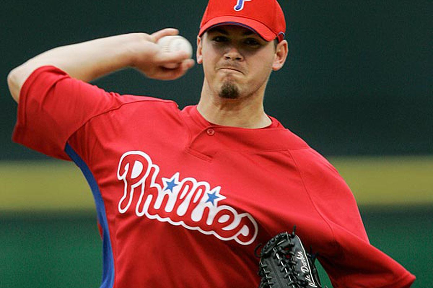 Phillies bring back relief pitcher Chad Durbin