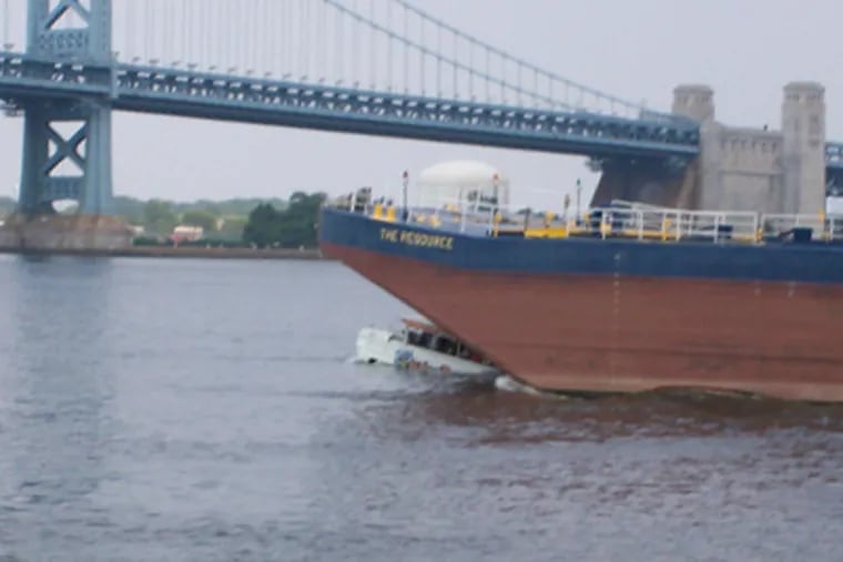 Tug-boat mate in Ducks tragedy on cell phone