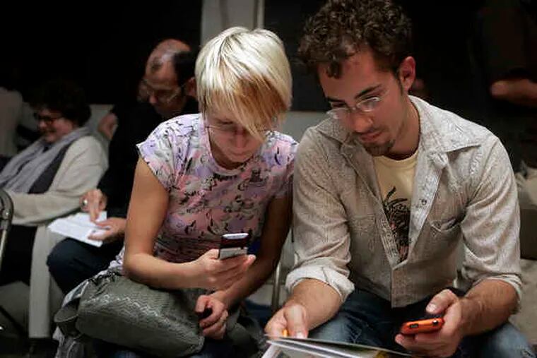 Viewers text opinions as shows go on