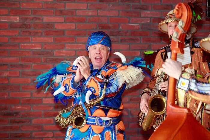 Mummers bring string band love to Manayunk