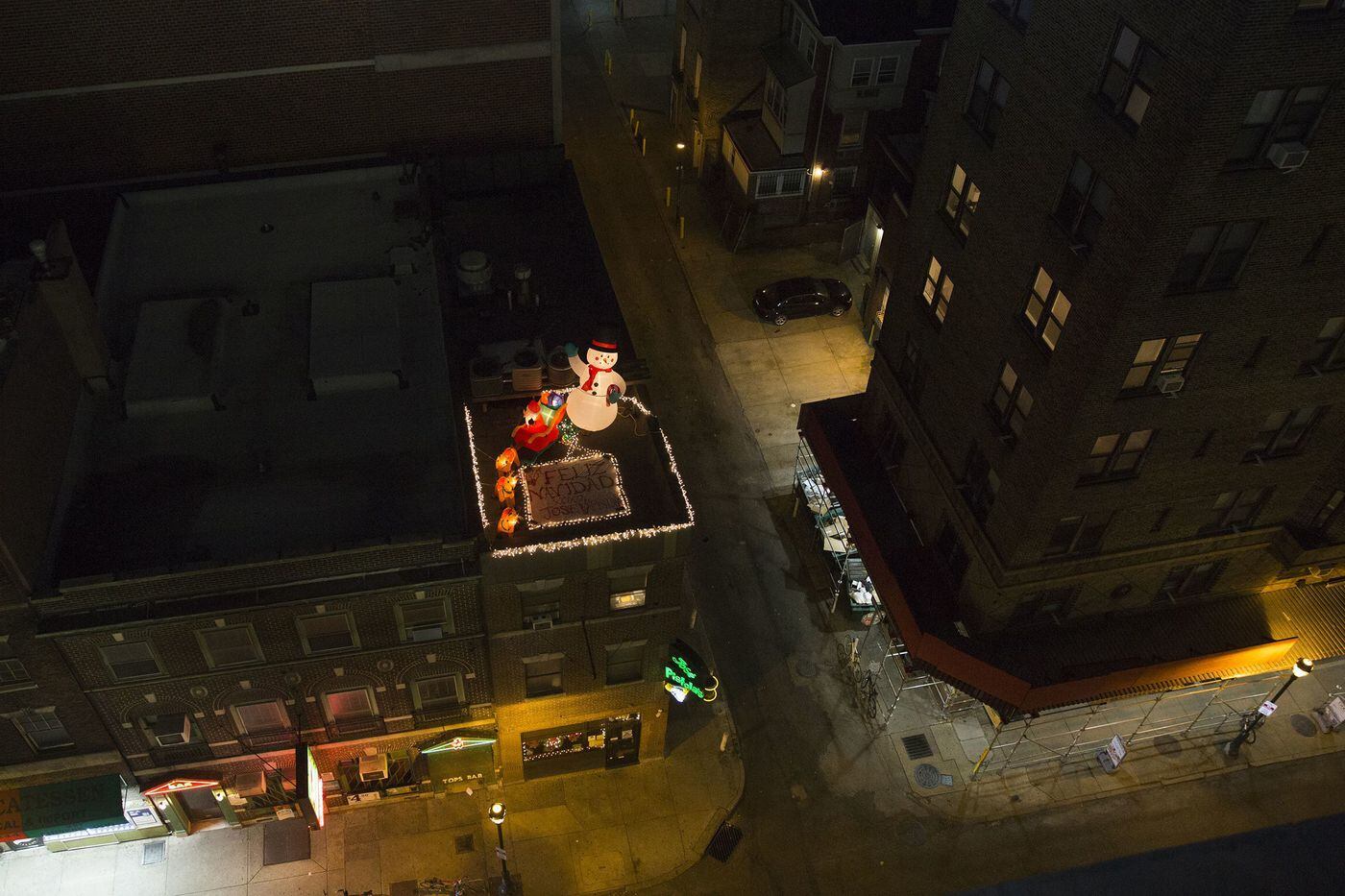 In Jose Pistola’s Christmas Smackdown Bar Crawl, Philly bars go over ...