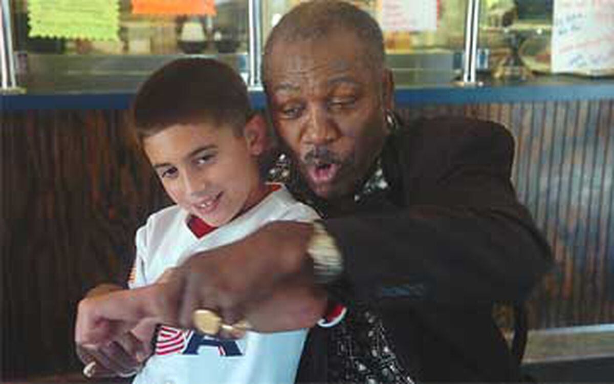 Frazier fans travel far to hang out with former champ