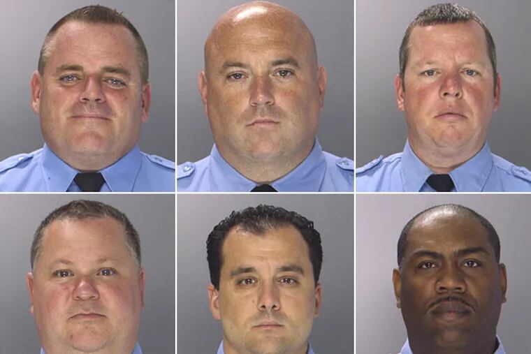 Feds: Indicted narc cops should stay in jail