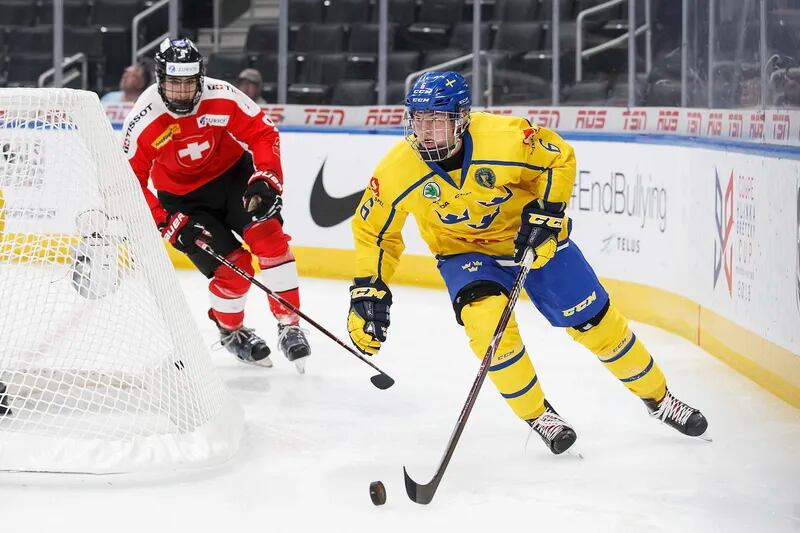 NHL draft: If Flyers go for a defenseman in the first round, Victor ...