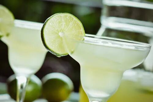 ‘Margarita dermatitis’: Limes plus sunshine can lead to painful burns