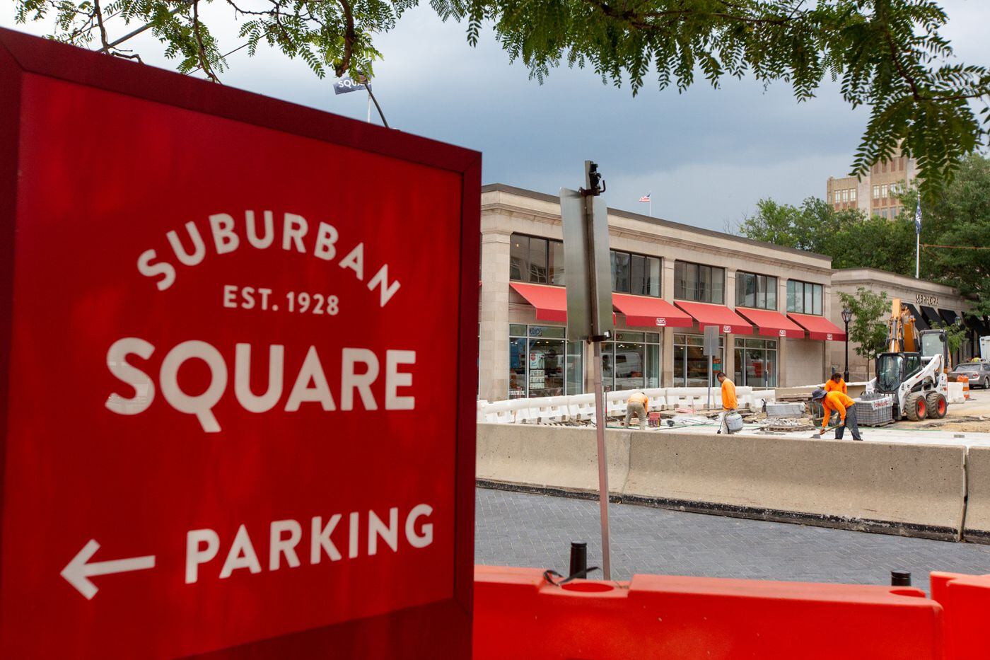 At Ardmore’s Suburban Square, they’re not playing. The mall’s full-body ...