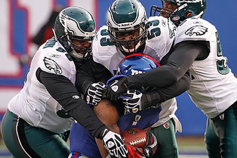 Eagles’ defense struggles but ultimately survives