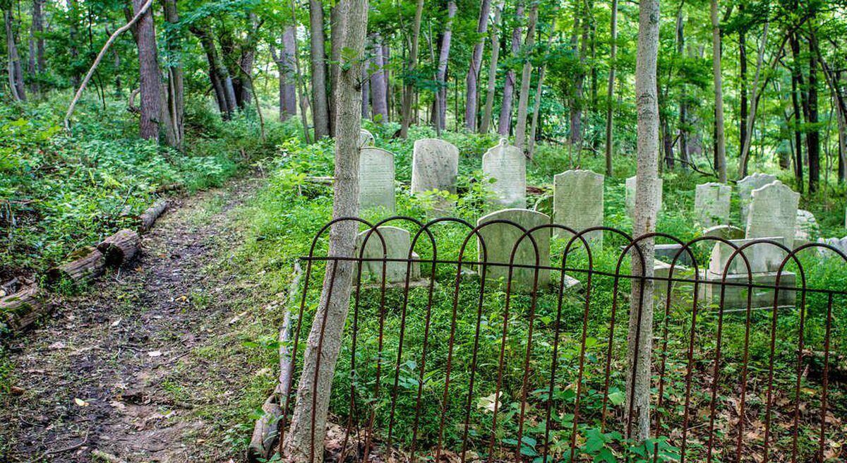 Effort to restore an old Jewish cemetery