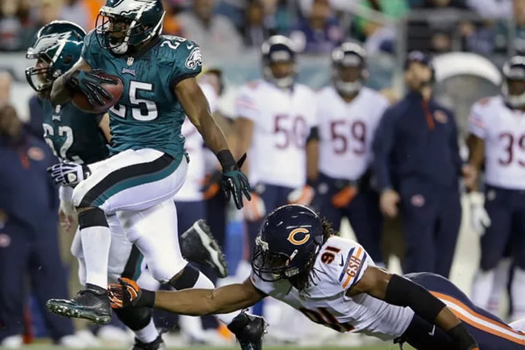 Eagles win big, set up Dallas showdown